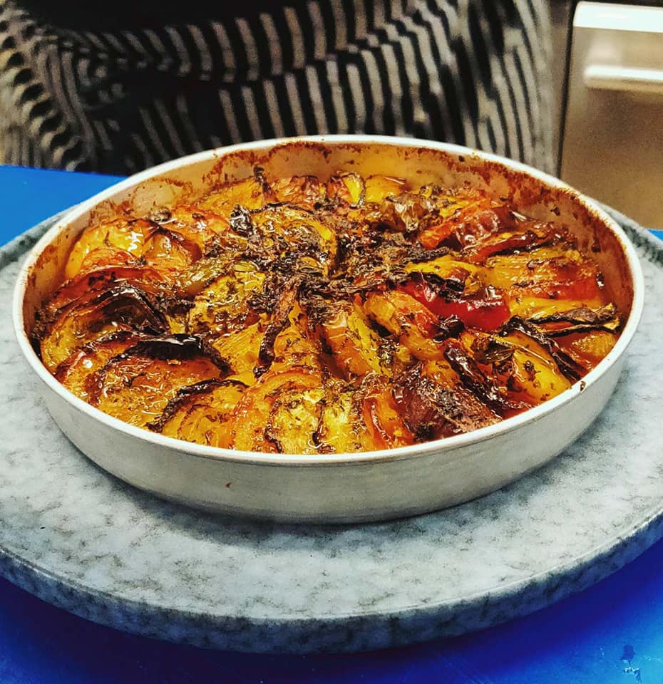 Ξεκίνησε το Theion με Ευσταθίου & Φωτιάδη στην Αγγλία - The Grill Magazine